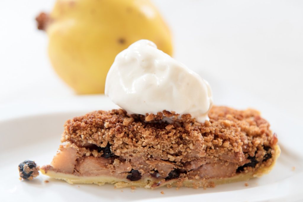 Quince crumble